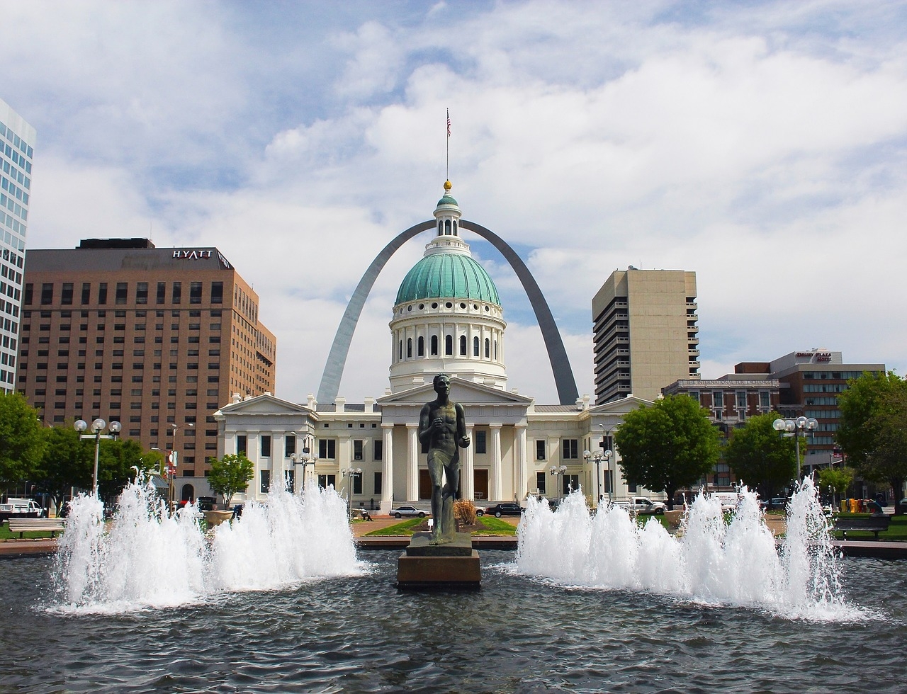 Meet Us in St. Louis: Things to Do Around Town